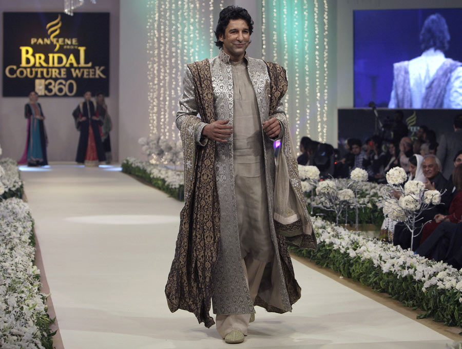 Pakistani Cricket Players Biography Wallpapers : Waseem Akram