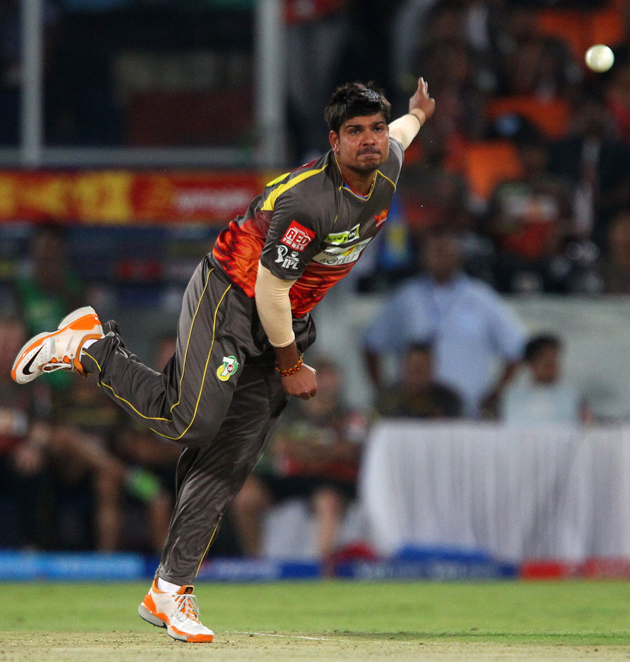 Karan Sharma Bowling | Veethi