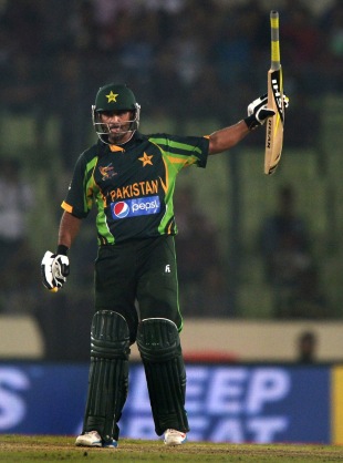 Hafeez' crafty innings helps Pakistan beat India | Cricket ...