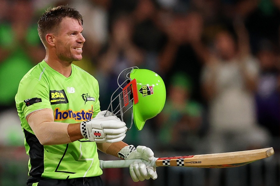 BBL 2025 - Tim Ward 90 trumps David Warner 130* as Hurricanes top table ...